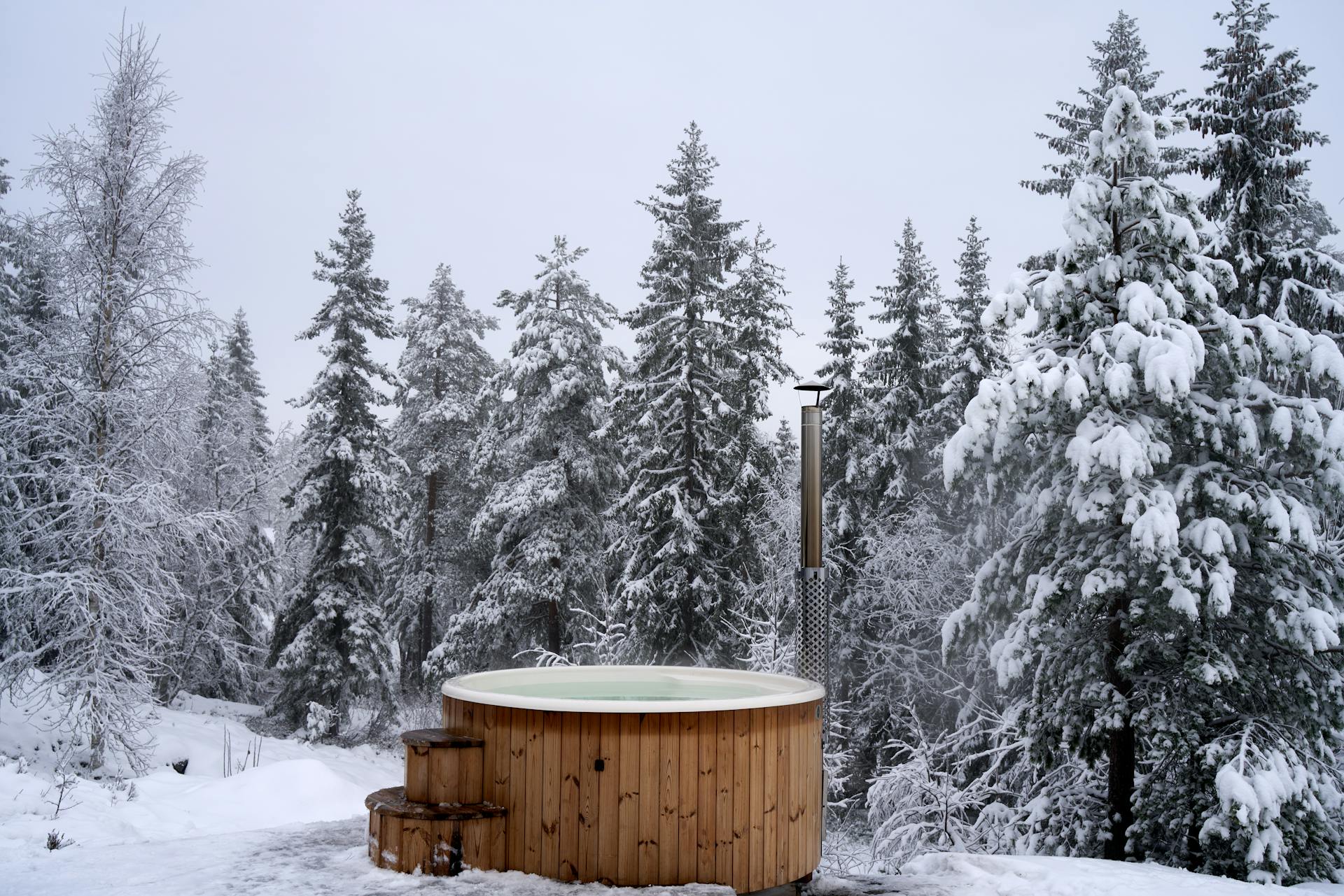 Keep Your Hot Tub Warm During Calgary Snowstorms